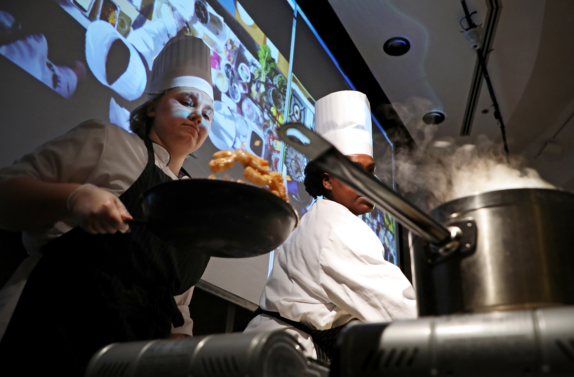 Seafood symposium connects chefs with science